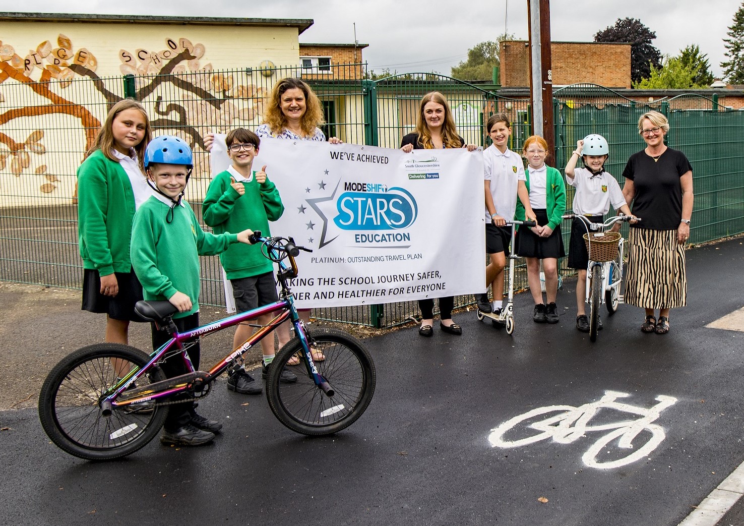 Yate junior school wins platinum award for travel plan - Yate and ...